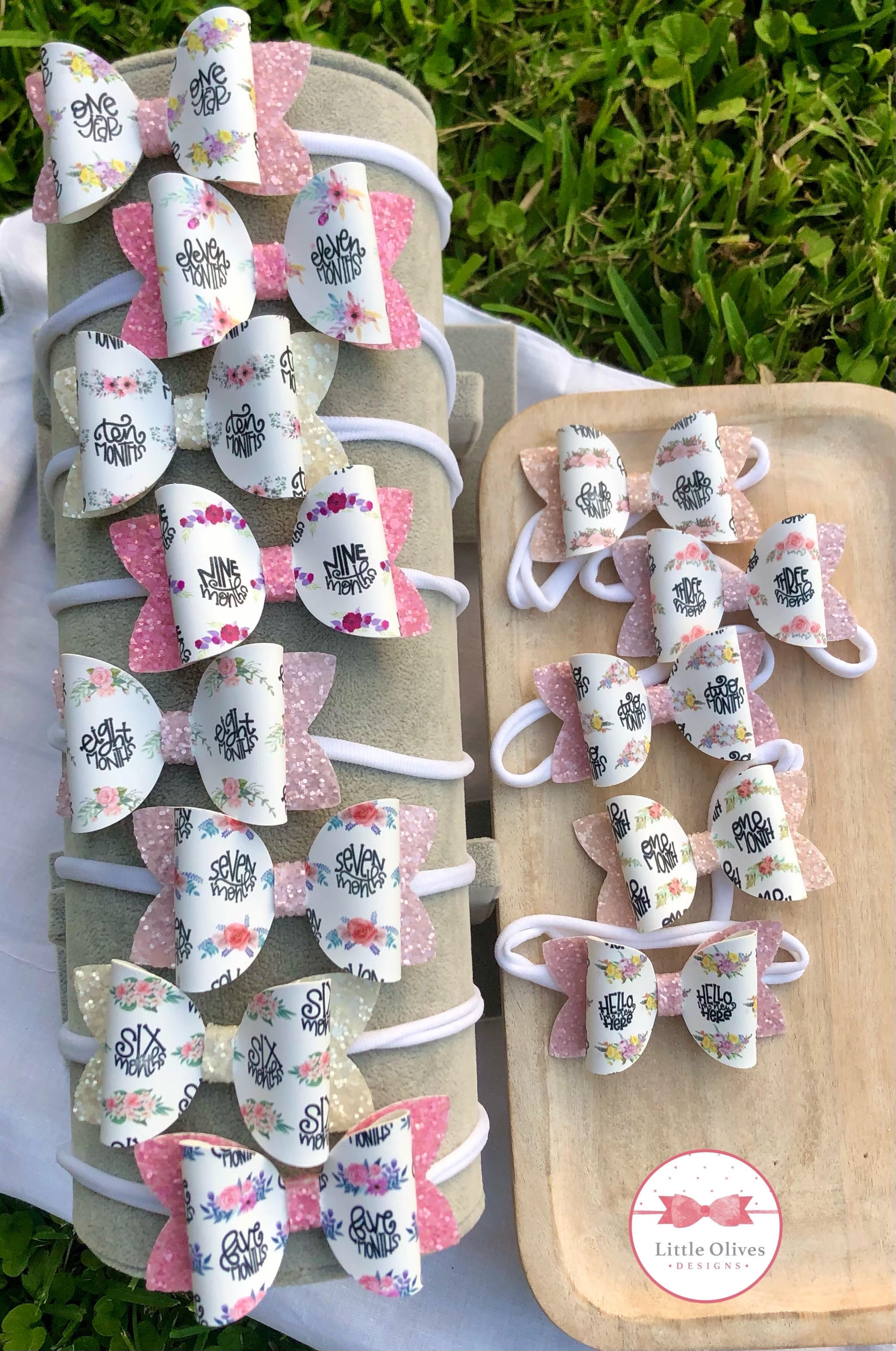 BABY MONTHLY MILESTONE BOW & STICKER SET – Little Olives Designs, LLC